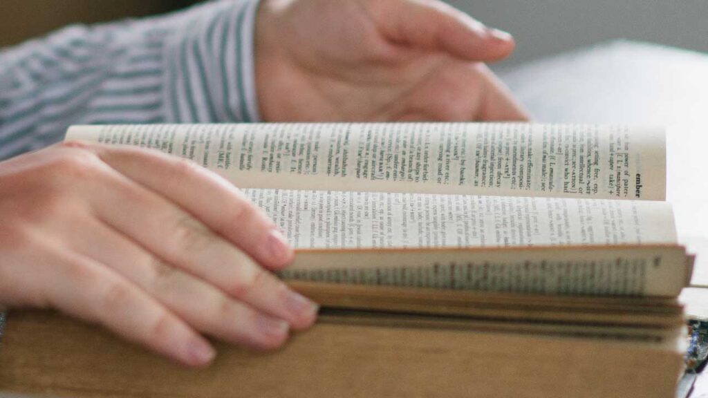 Découvrez le dictionnaire français québécois en ligne